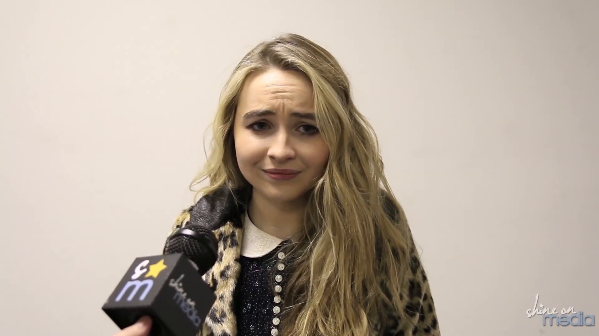 Interview - 06-pp-interview 028 - Photo Gallery - Sabrina Carpenter Online / sabrina-carpenter ...